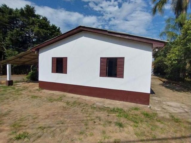 Casa de 2 dormitórios em Itaara, com sala, cozinha, banheiro social, area de ser