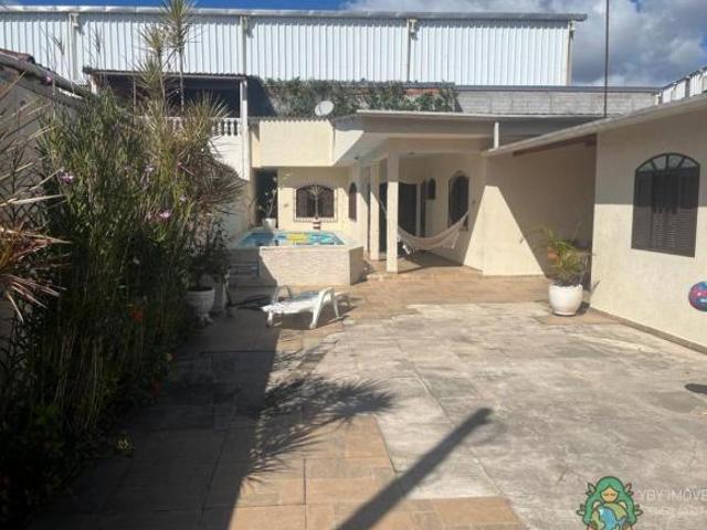 CASA DE 2 DORMITÓRIOS, EDÍCULA E PISCINA PRÓXIMO À PRAIA DA ENSEADA JARAGUÁ