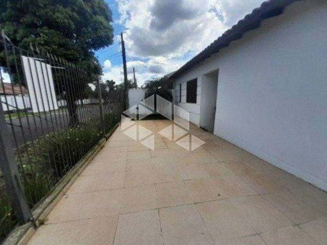 Casa de 2 dormitórios localizada no bairro Olaria Canoas
