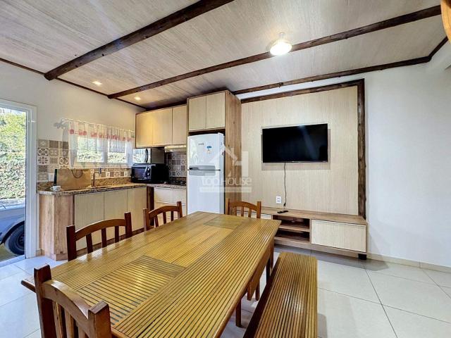CASA DE 2 DORMITÓRIOS MOBILIADA
