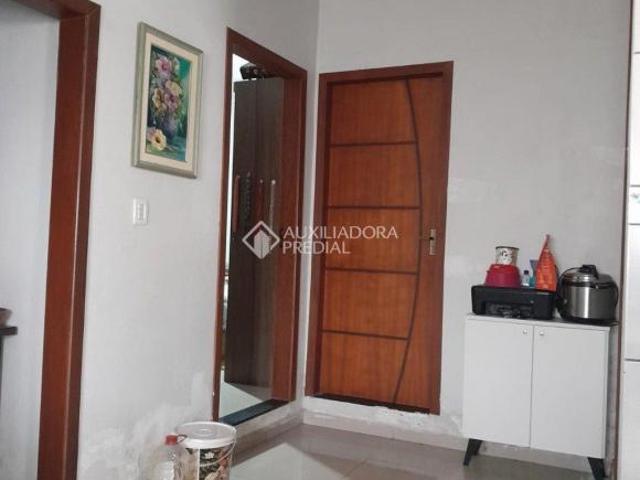 Casa de 2 dormitórios no bairro Belém Velho