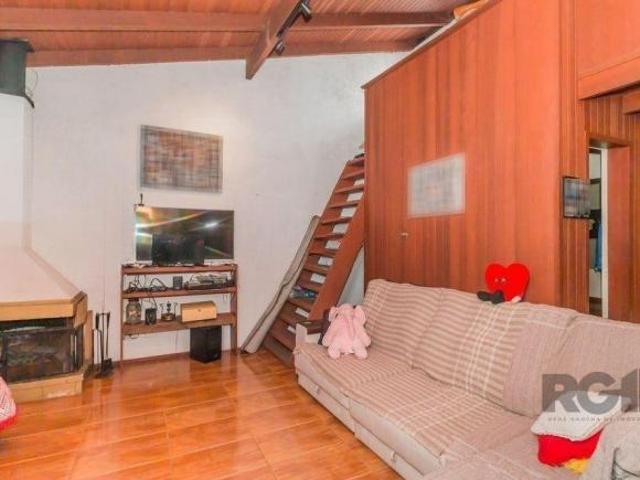 Casa de 2 dormitórios, no bairro Bom Jesus