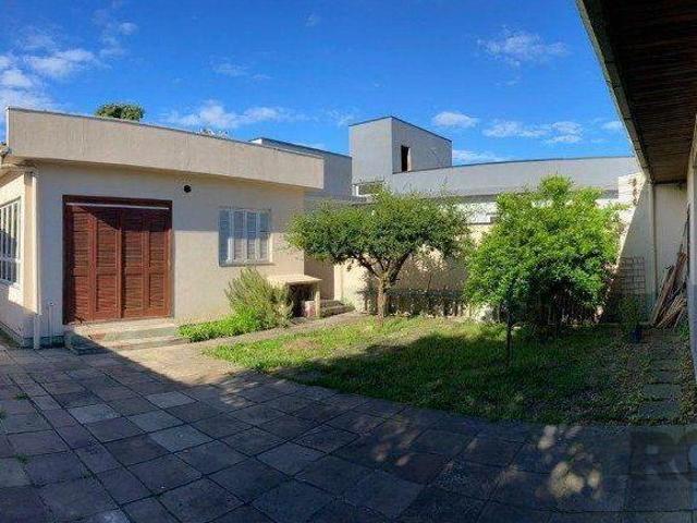 Casa de 2 dormitórios no bairro Jardim Itu
