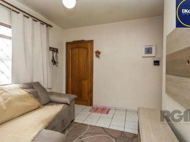 Casa de 2 dormitórios no bairro Jardim Sabará