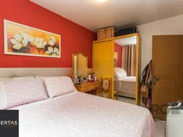 Casa de 2 dormitórios no bairro Jardim Sabará