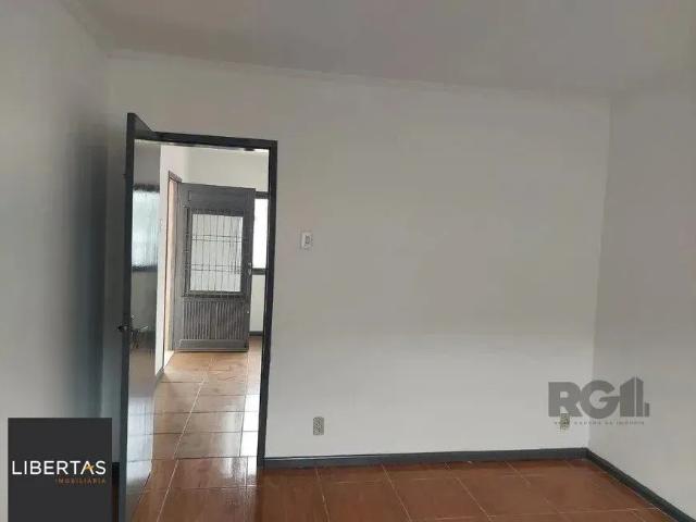 Casa de 2 dormitórios no bairro Sarandi