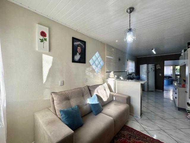Casa de 2 dormitórios no Bairro Senai!