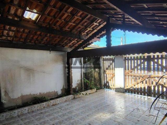 Casa de 2 Dormitórios no Jardim Melvi em Praia Grande a 70 Metros da Passarela do Caiçara