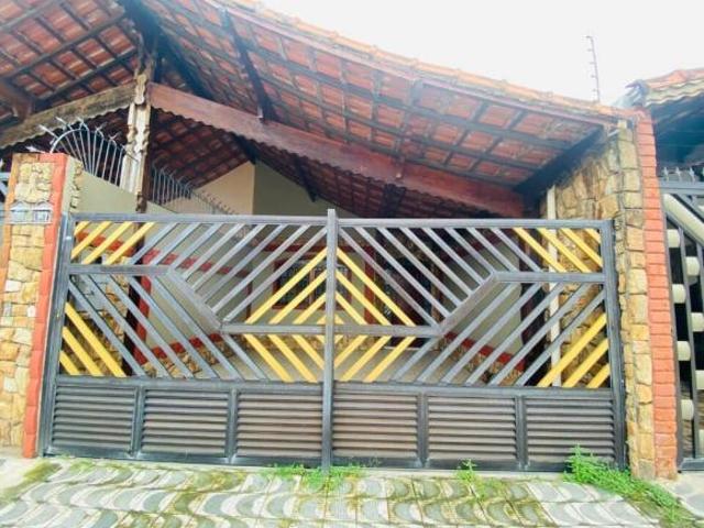 Casa de 2 Dorms c/ 1 Suíte, 127,50 m² de área útil, 2 Vagas. Bairro: Ocian
