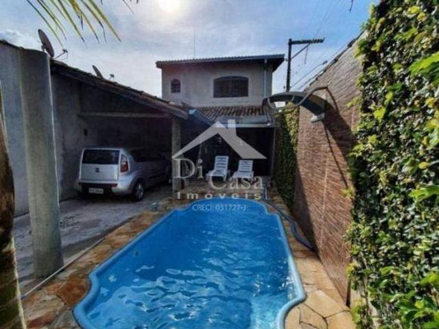 Casa de 2 dorms em bom estado de conservação com piscina Alvinópolis