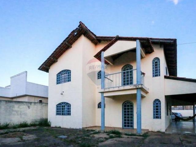 Casa de 2 pavimentos com 4 suítes na entrada de Vicente Pires Sobrado