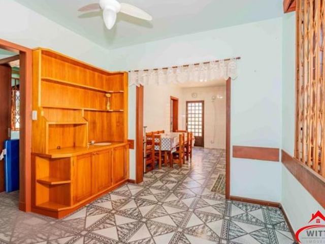 Casa de 2 quartos, 2 banheiros,pátio,churrasqueira, 7 vagas no bairro Guarujá