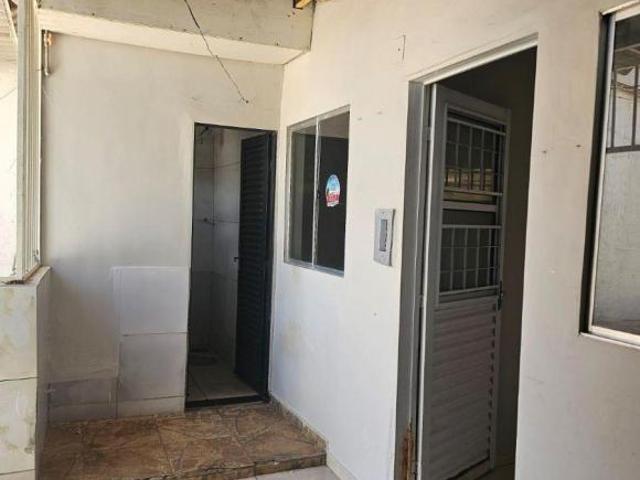 Casa de 2 Quartos à Venda – QR 421, Conjunto 07 – Samambaia Norte Samambaia / Distrito Federal