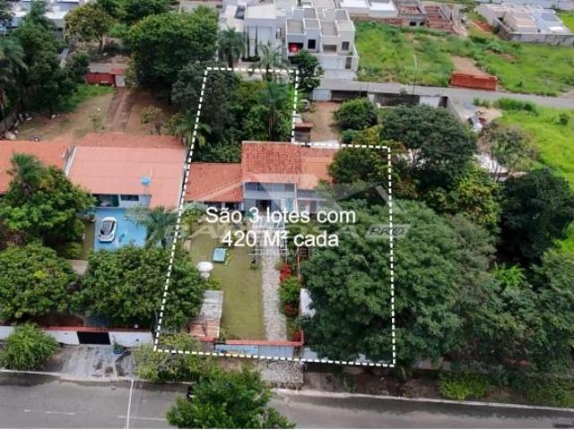 Casa de 2 Quartos com 3 lotes de 420 m² cada á venda no bairro Turista II