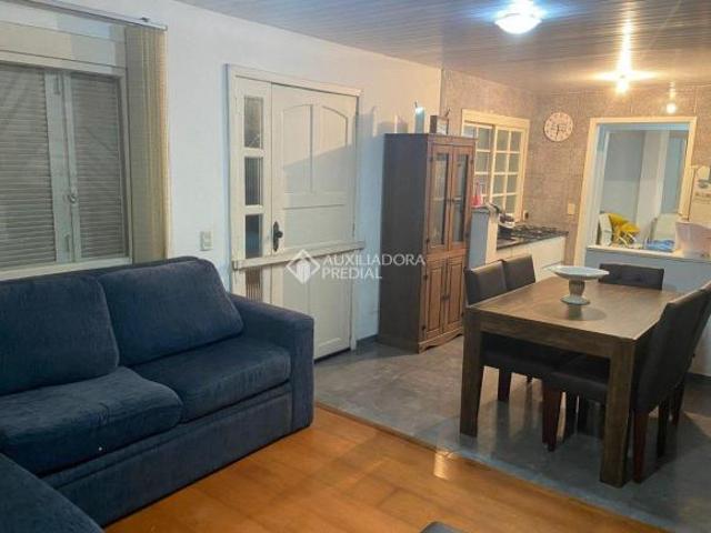 Casa de 2 quartos com 4 vagas à venda no bairro Sarandi em Porto Alegre