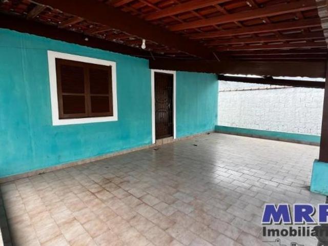Casa de 2 quartos com terreno amplo a 550m da Praia da Maranduba em Ubatuba