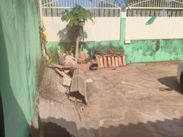 CASA DE 2 QUARTOS COM TERRENO GIGANTE E ESCRITURA EM SANTA MARIA
