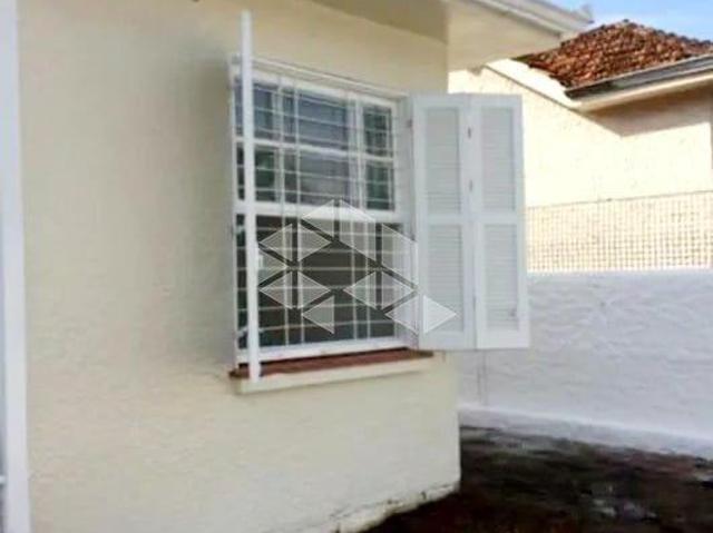 Casa de 2 quartos de 90m² reformadano bairro Partenon
