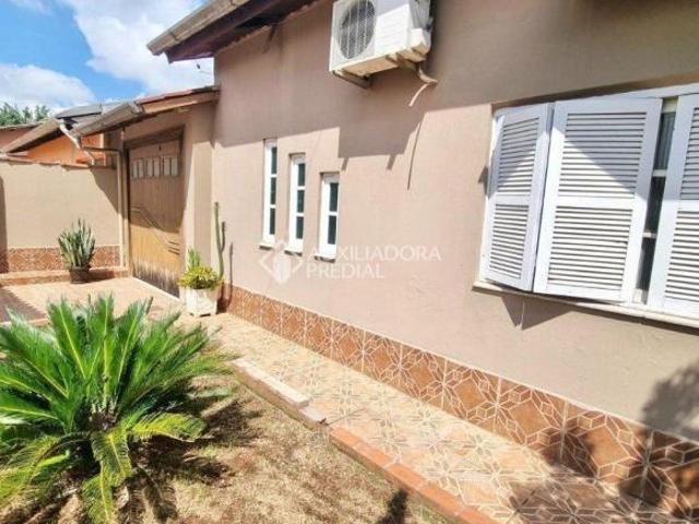 Casa de 2 quartos e 2 banheiro em condomínio na Olaria