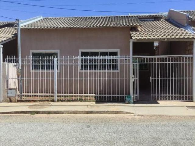 Casa de 2 quartos em condomínio fechado no Valparaíso de Goiás