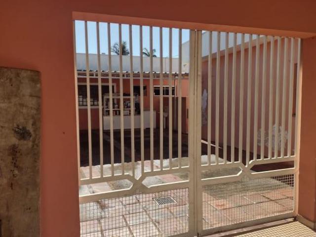 Casa de 2 quartos, no bairro Jardim Alvorada, em Americana