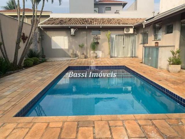 Casa de 2 quartos no Jardim Brasília, Mogi Mirim SP: 2 salas, 2 banheiros, 2 vagas de garagem, 120 m
