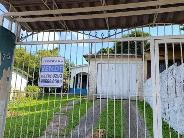 Casa de 2 quartos, pátio, 1 vaga no bairro Lomba do Pinheiro