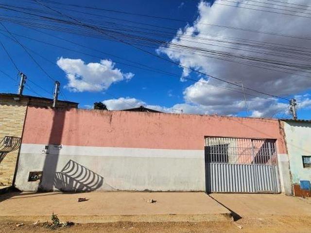 CASA DE 2 QUARTOS SENDO 1 SUÍTE NO JARDIM ZULEIKA