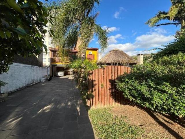 Casa de 2 quartos, suíte americana, piscina, quiosque, 300m² à venda no bairro Protásio Alves em Por