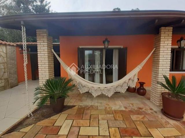Casa de 2 quartos/ suítes em Belém Novo