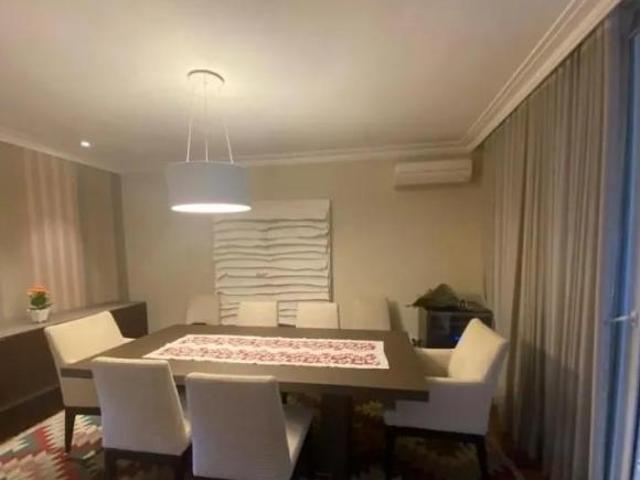 Casa de 350 m², 3 quartos em Butantã, São Paulo