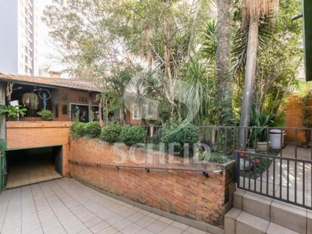Casa de 350m² com piscina e área de lazer na Vila Guarani