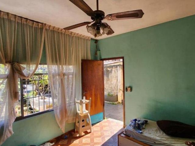 Casa de 350m² em Veleiros, com 6 quartos e 4 vagas