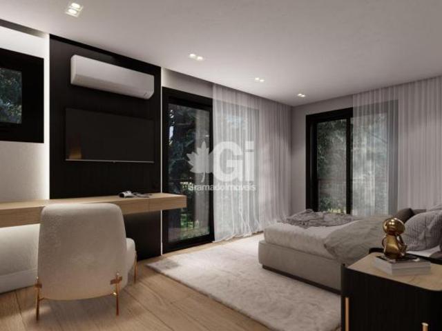 CASA DE 358M² EM CONDOMINIO FECHADO EM GRAMADO
