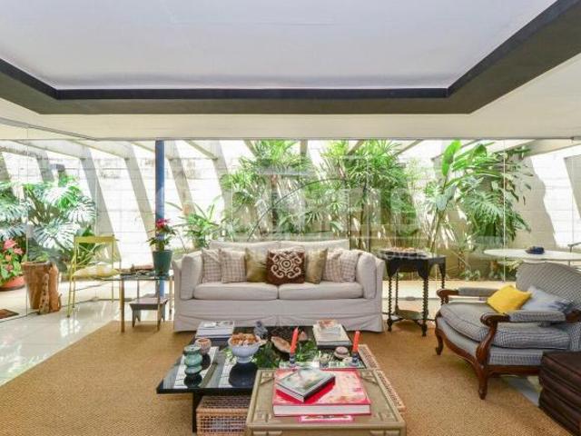 Casa de 367m² com 3 quartos e 4 vagas à venda no Brooklin