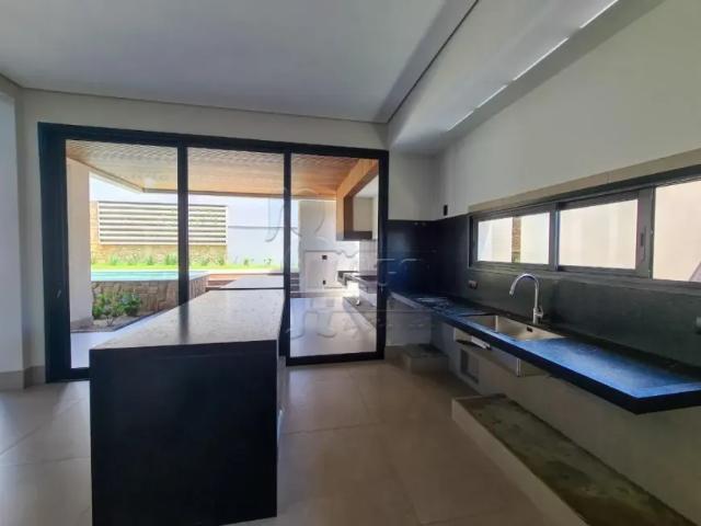 Casa de 364m² com 03 suítes à venda em condomínio Alphaville