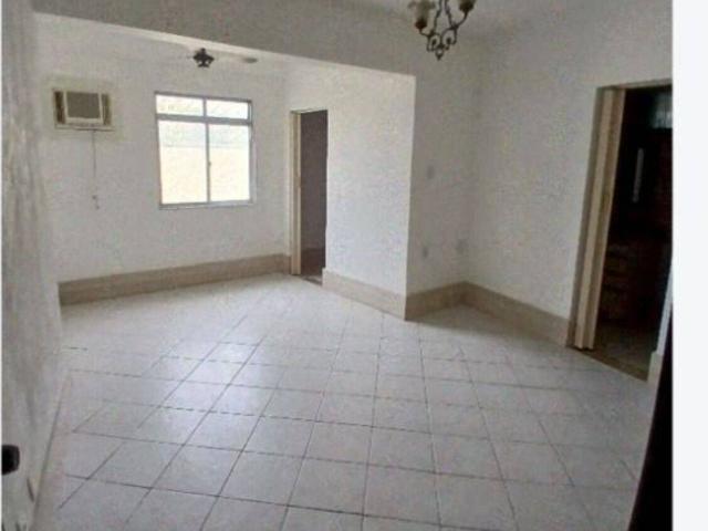 Casa de 370 m² na General Graça Lessa Acupe de Brotas Salvador BA, aluguel por R$ 3.900/mês