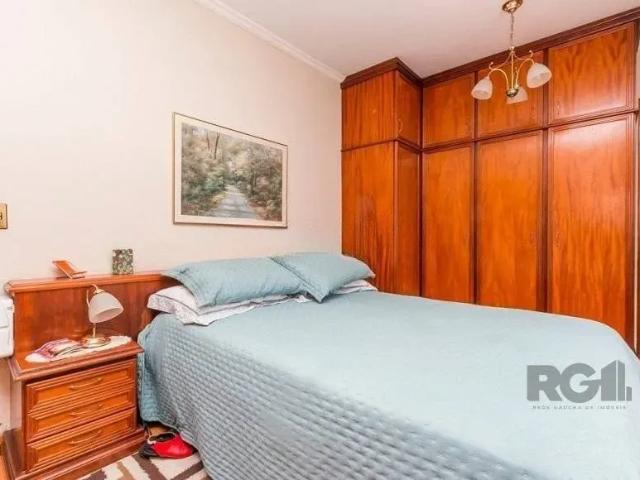 Casa de 380m² 4 dormitórios, 2 suítes, 4 vagas no bairro Bom Jesus