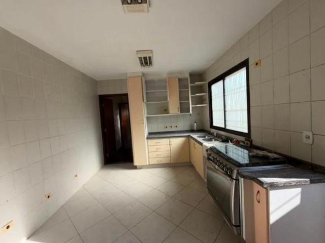 Casa de 397 m² com 3 quartos à venda em Jardim Bonfiglioli