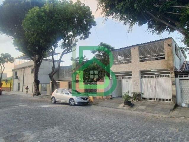 Casa de 300 m² na Paulino Câmara Santo Amaro Recife PE, aluguel por R$ 5.500/mês