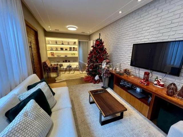 Casa de 300 m² à venda, com varanda, área gourmet, 03 dormitórios e 02 vagas, na Vila Mascote