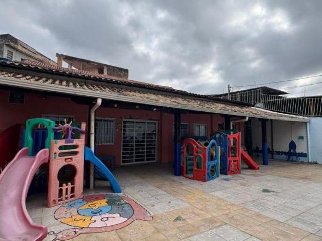 Casa de 300 m² com 4 quartos em venda em Cachoeirinha