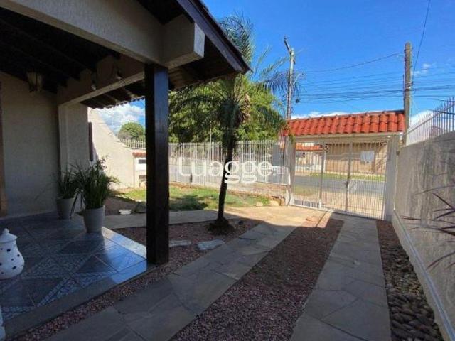 Casa de 330m² com 2 Quartos, piscina e 4 vagas de garagem em Canoas