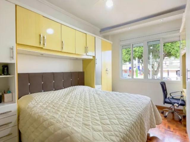 Casa de 3 dormitórios à venda no Bairro Azenha, Porto Alegre