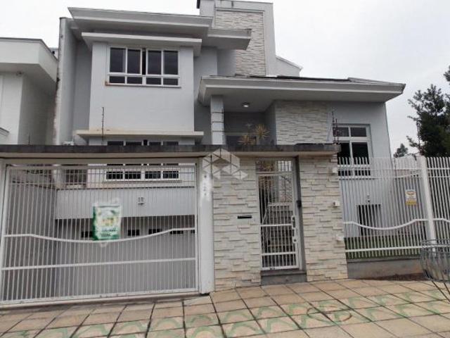 Casa de 3 dormitórios, 3 suítes bairro Moinhos de Vento em Canoas