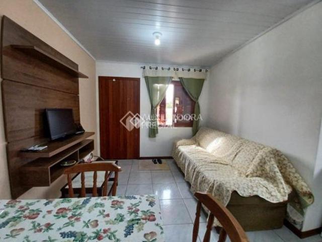 Casa de 3 dormitórios 1 suíte com 3 vagas de garagem no bairro Fátima Canoas