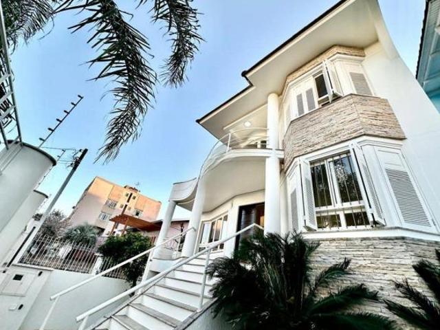 Casa de 3 dormitórios, 2 vagas de garagem em Canoas