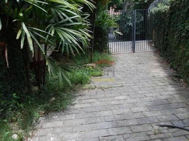 Casa de 3 dormitórios á venda