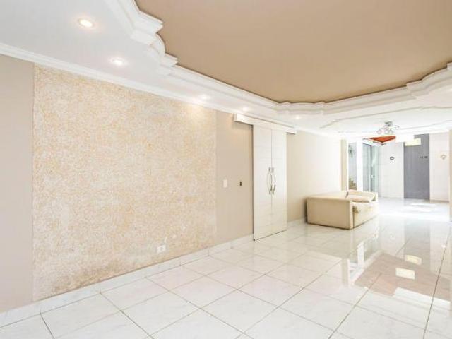 CASA DE 3 DORMITÓRIOS À VENDA – JARDIM D&apos ABRIL – OSASCO/SP