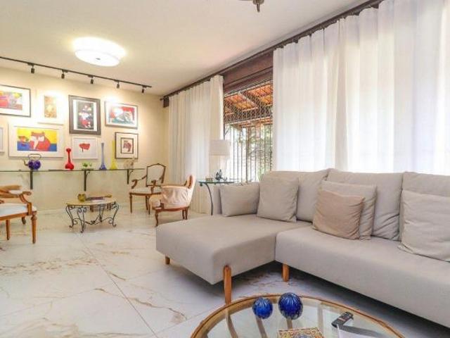 Casa de 3 dormitórios bairro Ipanema